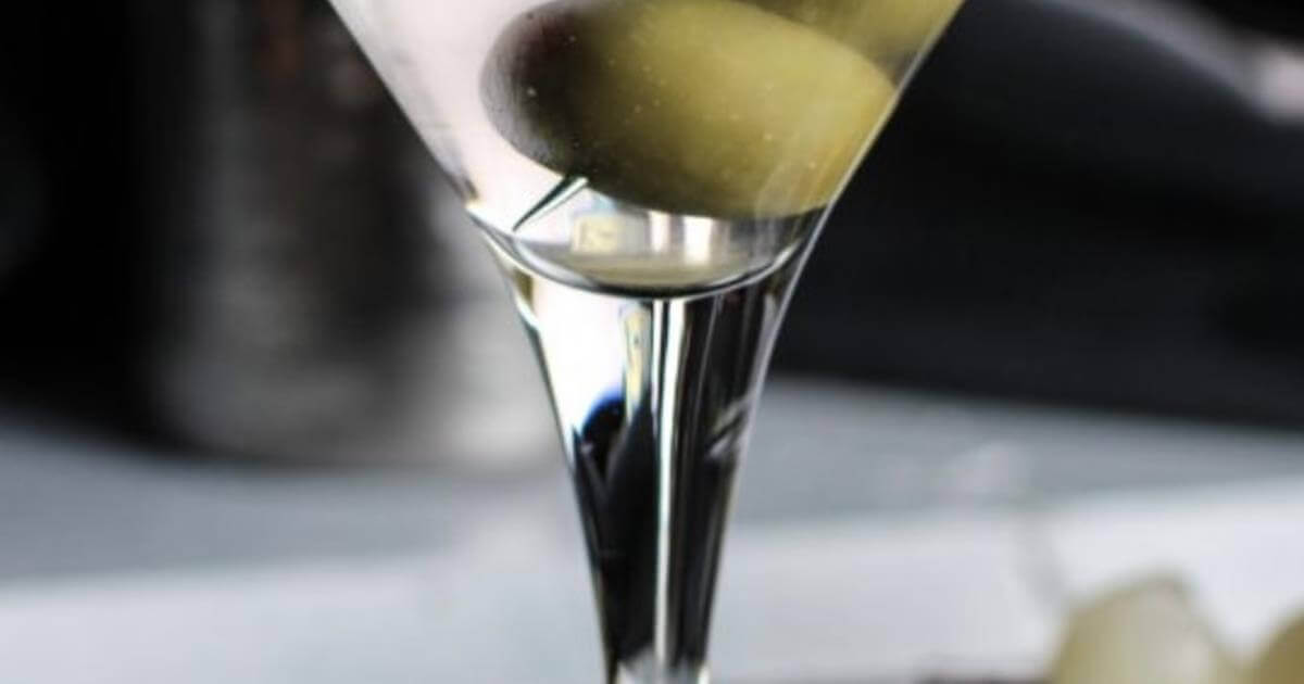 Classic Vodka Martini Recipe | 22 Salute Vodka Elegance