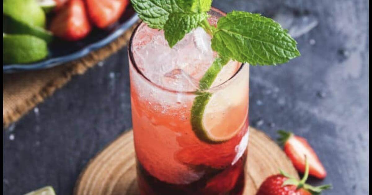 Strawberry Lime Vodka Smash with 22 Salute Vodka | Summer Cocktail Recipe